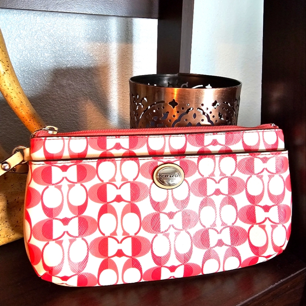 Coach Peyton Dream C Wristlet Leather Pomegranate F50… - Gem